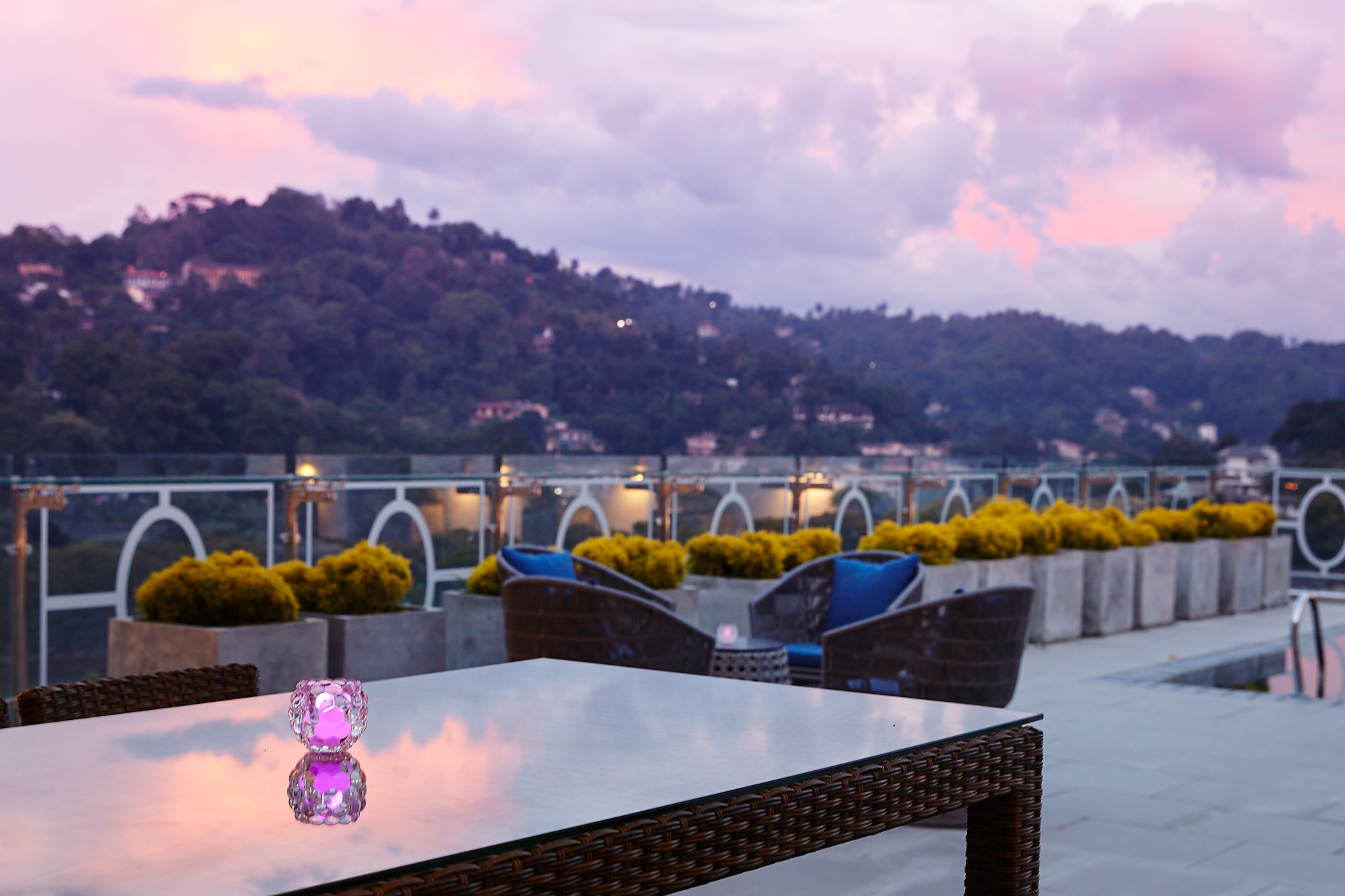 OZO Moments in Kandy; Magical Sunsets, Fabulous Poolside Brunch and a ...